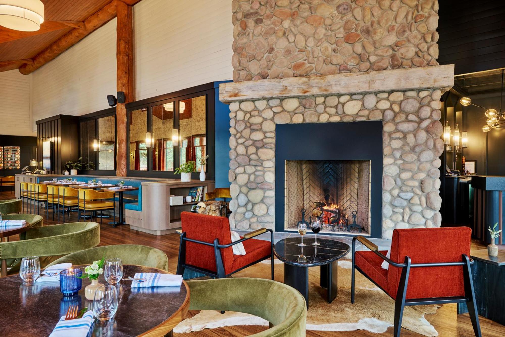 PYRAMID LAKE RESORT | ⋆⋆⋆ | JASPER, CANADA | SEASON DEALS FROM $249