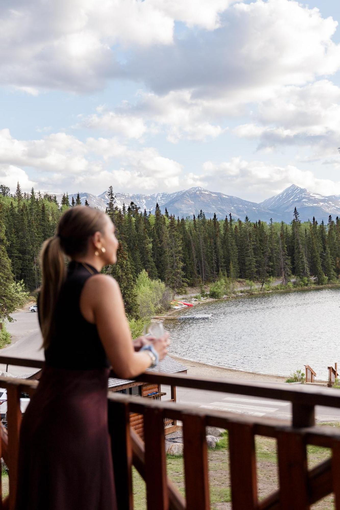 PYRAMID LAKE RESORT | ⋆⋆⋆ | JASPER, CANADA | SEASON DEALS FROM $249